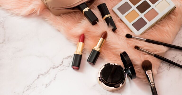 19 Pregnancy Safe Makeup Brands: Non-Toxic, Natural & Organic Makeup ...