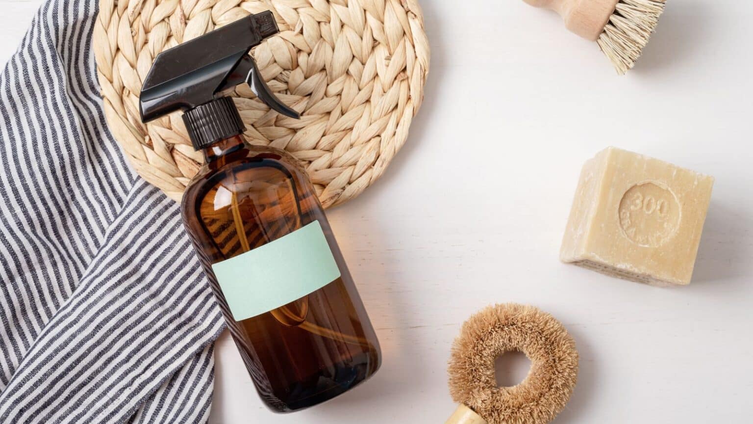 35 Non Toxic Cleaning Products That Actually Work - To Make a Mommy